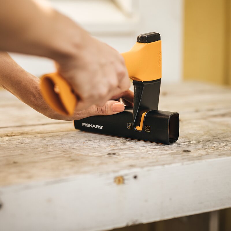 Fiskars, Xsharp™ yx- och knivslip 16,5 cm svart - Kitch'n